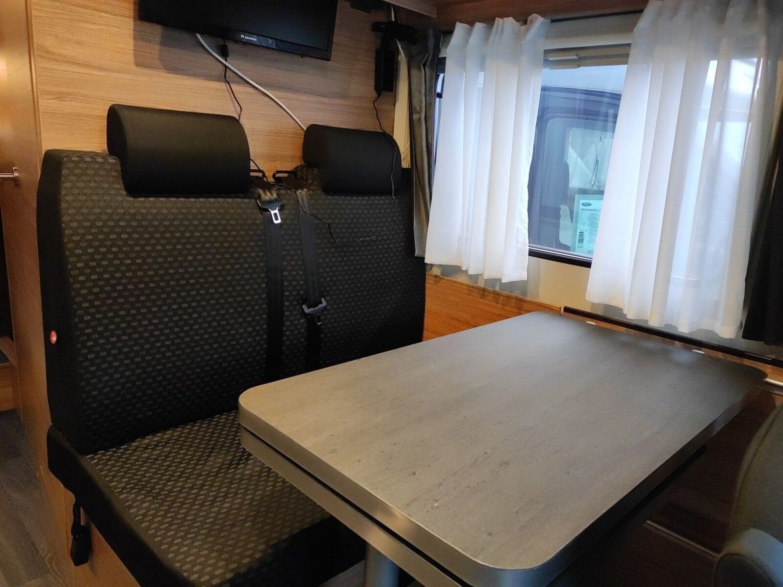 Weinsberg CaraSuite 650 MEG Ford – Freedom Campers